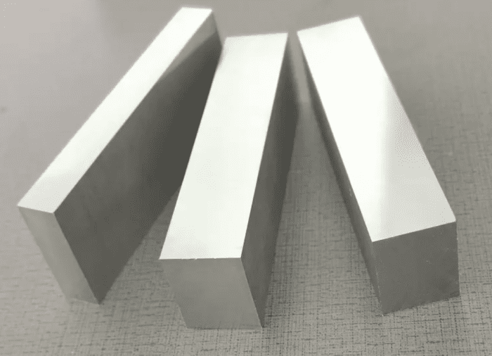 What is mold steel material characteristics
